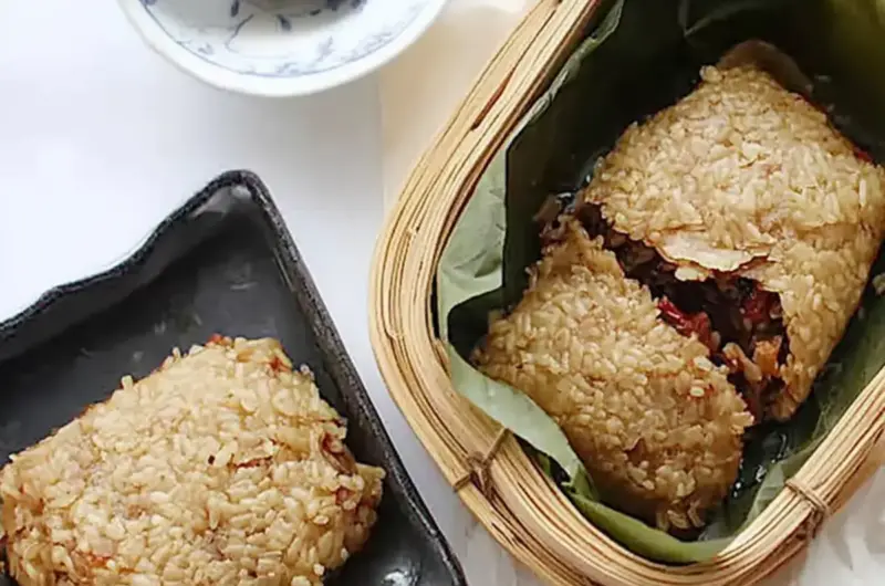 Irresistible Lo Mai Gai: Delicious Chinese Sticky Rice Wrapped in Lotus ...